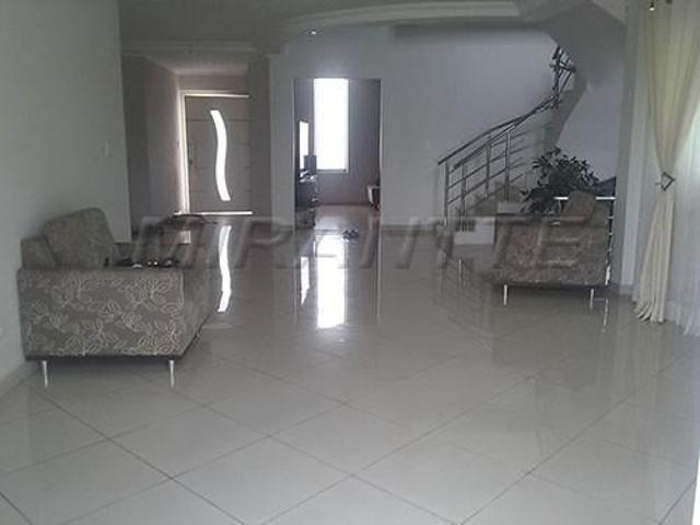 Sobrado de 360m² com 4 quartos