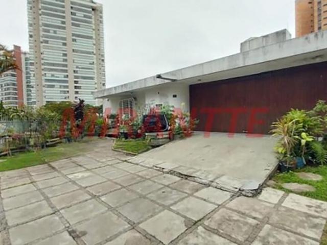 Sobrado de 360m² com 4 quartos