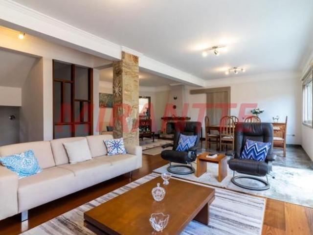 Sobrado de 364m² com 4 quartos