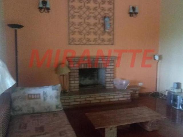Sobrado de 365m² com 4 quartos
