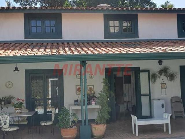 Sobrado de 369m² com 3 quartos