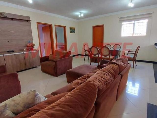 Sobrado de 369m² com 4 quartos
