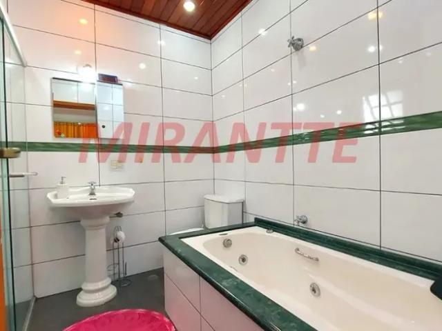 Sobrado de 369m² com 4 quartos em Vila Mazzei