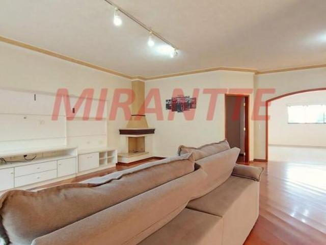 Sobrado de 372m² com 3 quartos