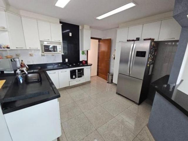 Sobrado de 375 m² com 03 suítes à venda por R$ 2.150.000,00 Portal do Sol I Goiânia GO