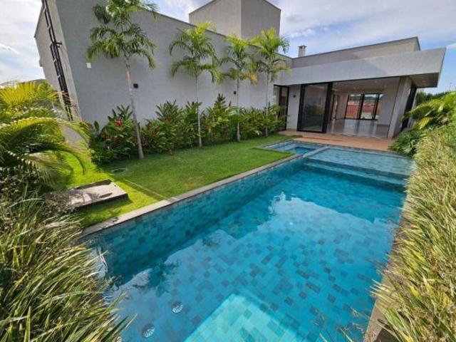 Sobrado de 375 m² com 04 suítes à venda por R$ 5.400.000,00 Jardins Itália Goiânia GO