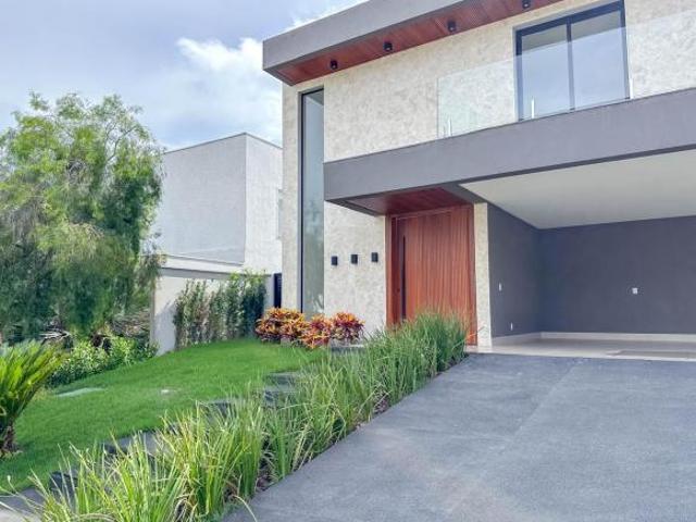 Sobrado de 380m² com 05 suítes à venda no Alphaville Araguaia Goiânia GO