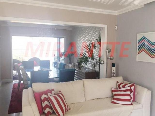 Sobrado de 380m² com 4 quartos