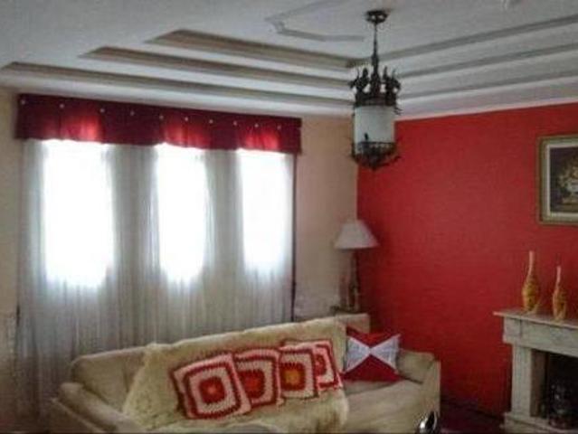 Sobrado de 380m² com 4 quartos
