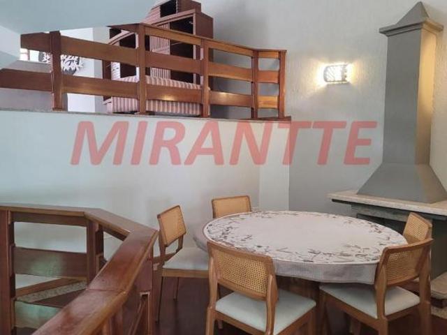 Sobrado de 382m² com 4 quartos