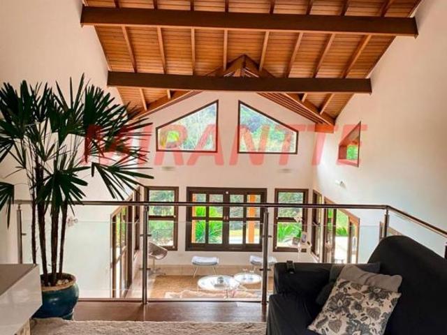 Sobrado de 390m² com 4 quartos