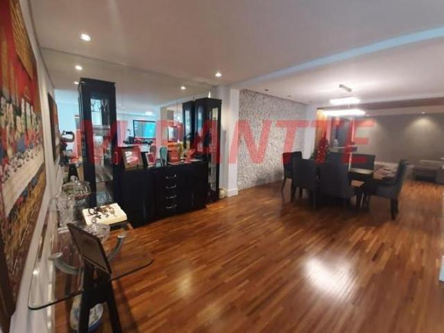 Sobrado de 390m² com 4 quartos