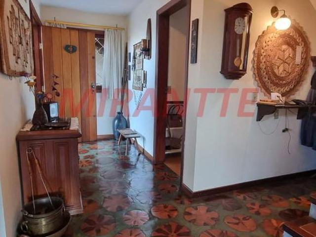 Sobrado de 392m² com 6 quartos