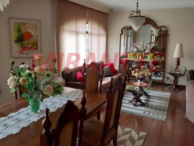 Sobrado de 398m² com 3 quartos