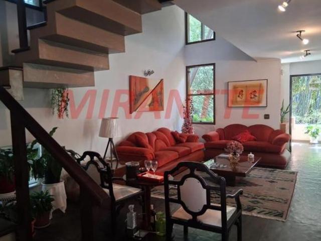 Sobrado de 398m² com 4 quartos
