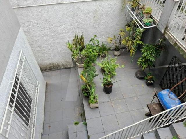 Sobrado de 300 mts², 3 andares, 5 dormitórios, 2 vagas, na Parada Inglesa