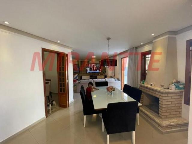 Sobrado de 300m² com 3 quartos