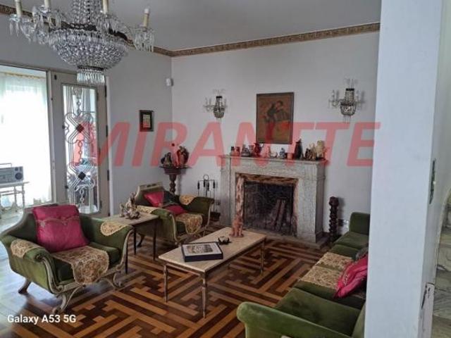 Sobrado de 300m² com 4 quartos