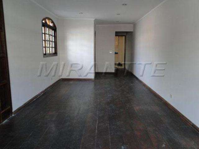 Sobrado de 300m² com 4 quartos
