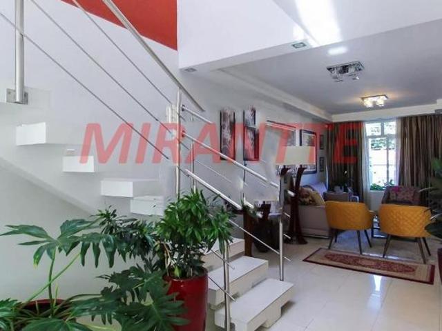 Sobrado de 300m² com 4 quartos