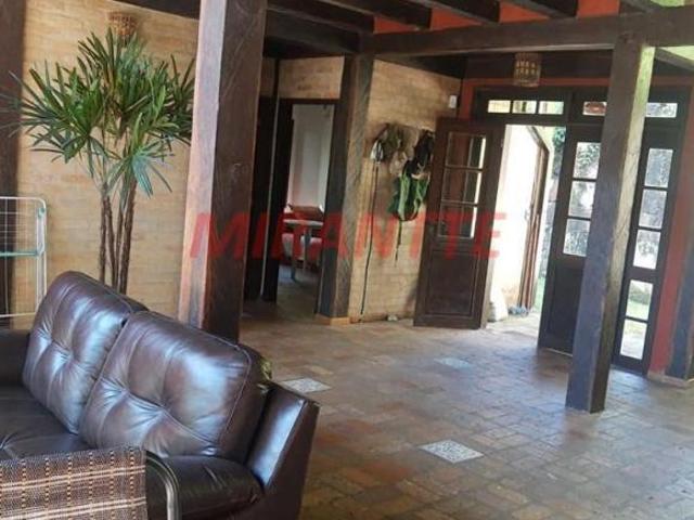 Sobrado de 300m² com 4 quartos
