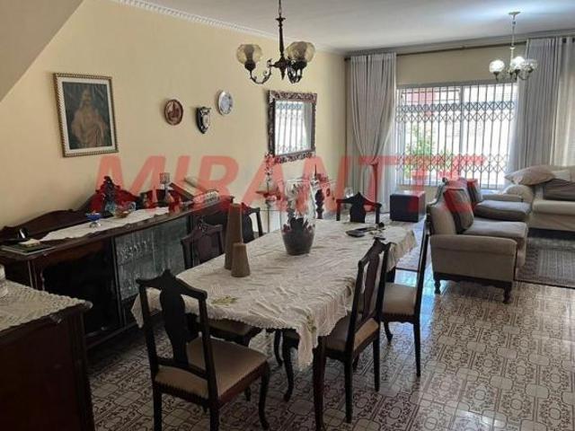 Sobrado de 300m² com 6 quartos