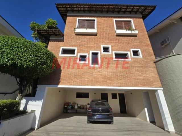 Sobrado de 304m² com 4 quartos