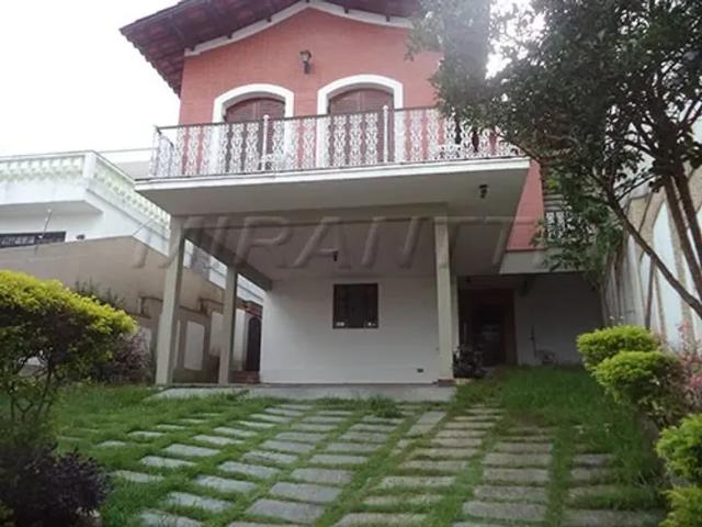 Sobrado de 304m² com 3 quartos em Tremembe