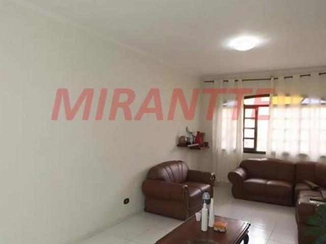 Sobrado de 306m² com 4 quartos