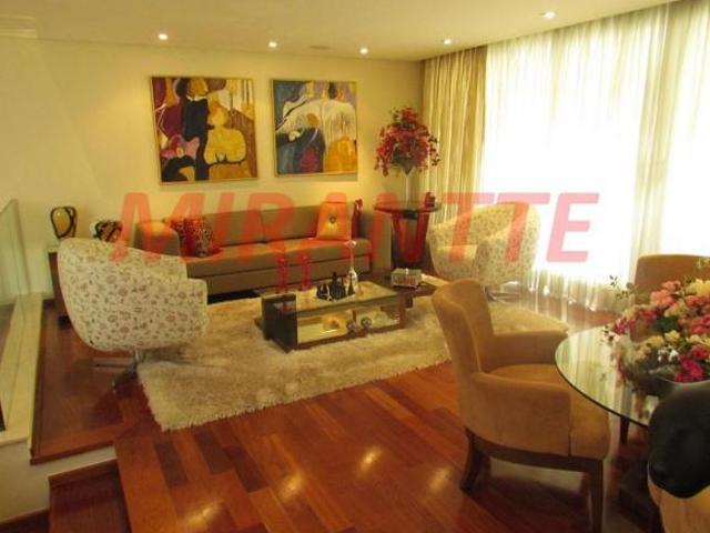 Sobrado de 310m² com 3 quartos