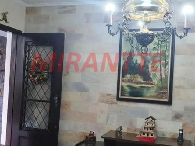 Sobrado de 314m² com 4 quartos
