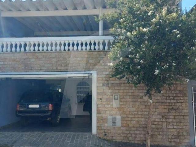 Sobrado de 315 mts², 03 dormitórios, 01 suíte, 02 vagas, no Tremembé