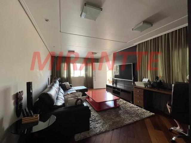 Sobrado de 316m² com 4 quartos