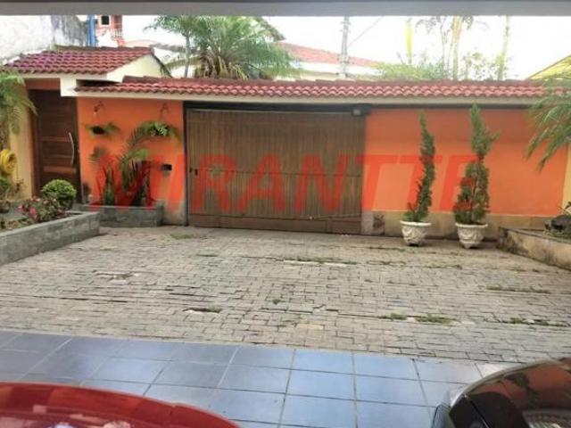 Sobrado de 319m² com 4 quartos