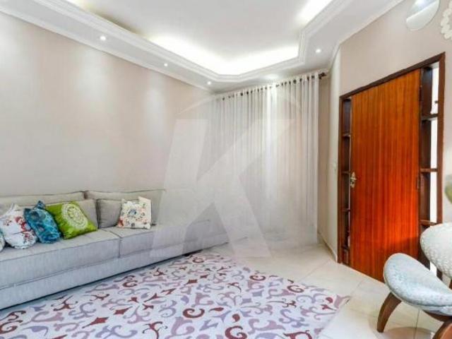 Sobrado de 320 mts², 3 dormitórios 01 suíte, 3 vagas, à Venda