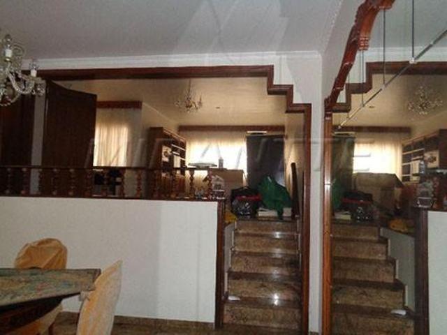 Sobrado de 320m² com 3 quartos