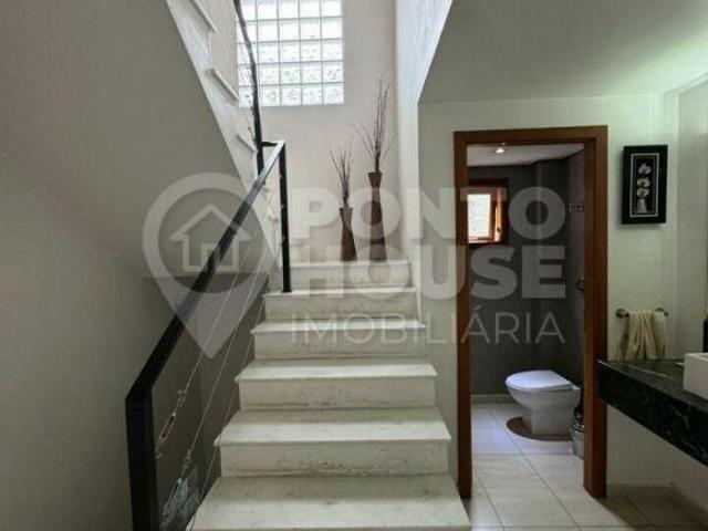 Sobrado de 327m² à venda na Saúde com 3 suítes e 4 vagas, próximo ao metrô