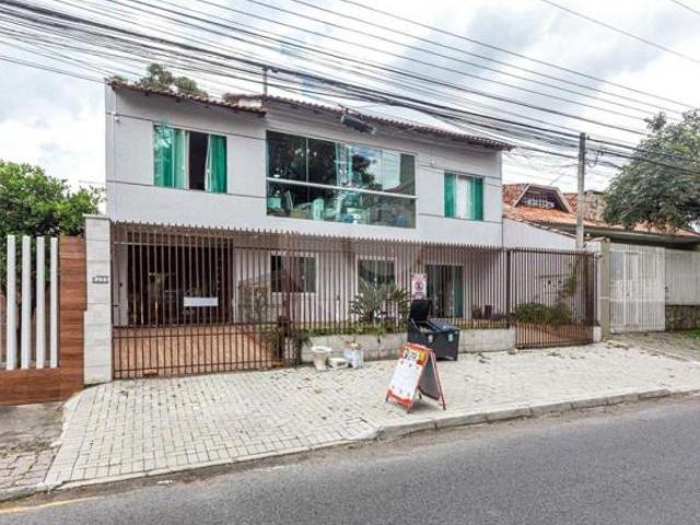 Sobrado de 325m² a venda no Boa Vista