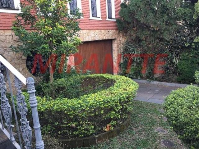 Sobrado de 326m² com 4 quartos