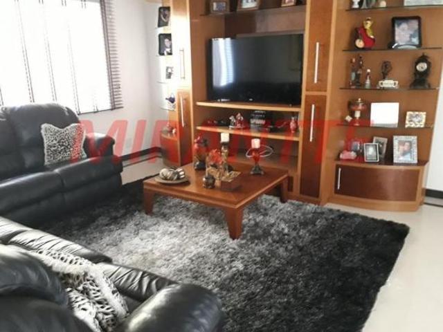 Sobrado de 329m² com 4 quartos