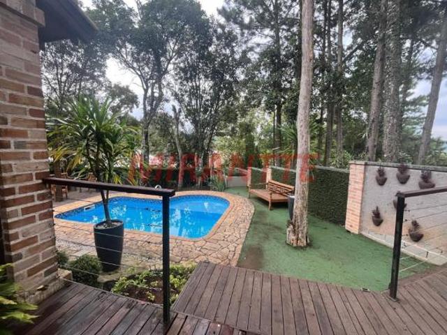 Sobrado de 330m² com 4 quartos