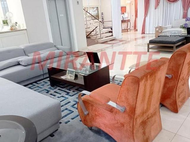 Sobrado de 332m² com 8 quartos