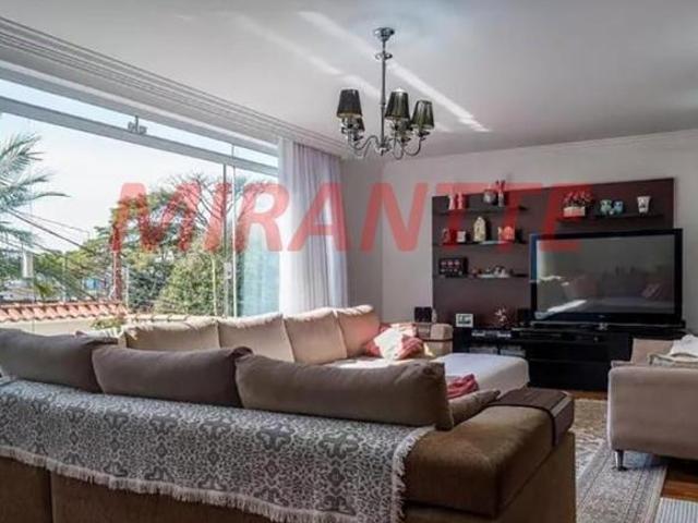 Sobrado de 338m² com 3 quartos