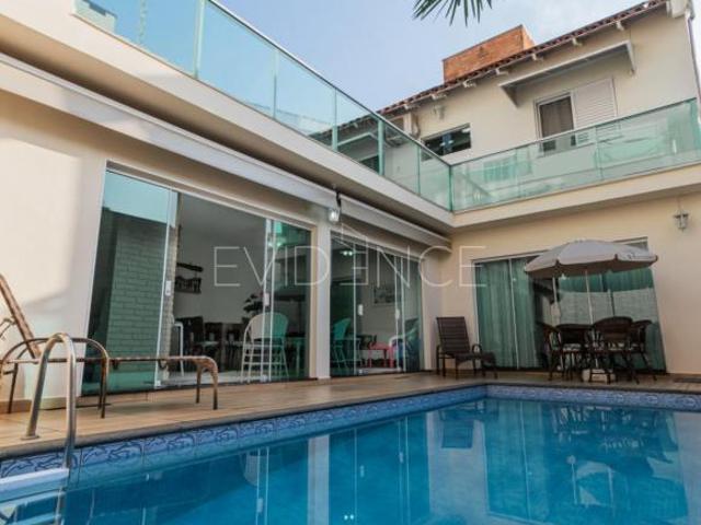 Sobrado de 3 dormitórios com Piscina | Jardim Têxtil