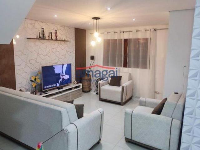 Sobrado de 3 dormitórios com piscina Vila Branca