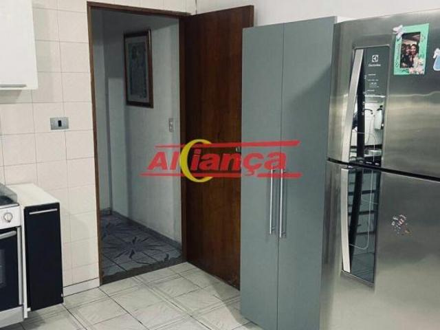 Sobrado de 3 dormitórios com 1 suite prox do Shopping Maia