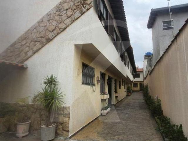 Sobrado de 3 dormitórios, com 2 banheiros, 1 vaga de garagem na Vila Mazzei