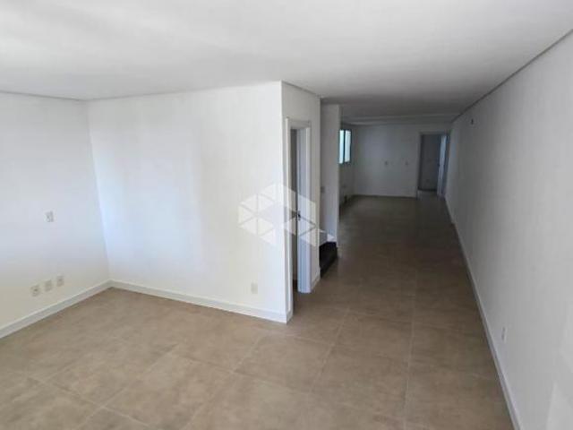 Sobrado de 3 dormitórios no Vinhedos