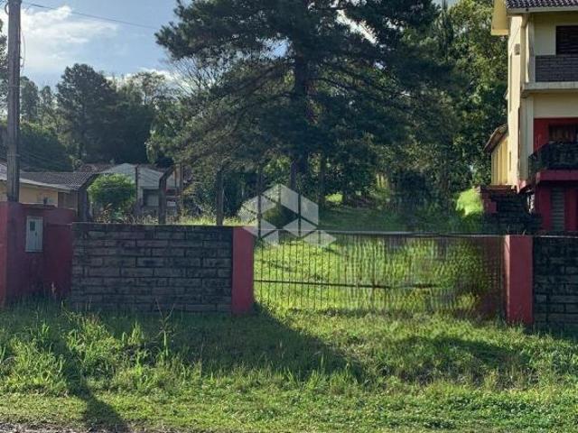 Sobrado de 3 Pavimentos com 4 Dormitórios à Venda em Nova Santa Rita