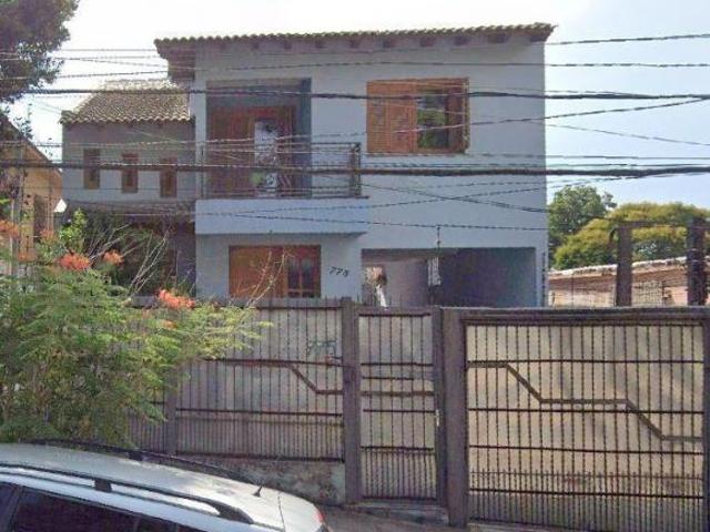 Sobrado de 3 quartos, 1 suite, com vaga para 2 carro. Santo Antonio